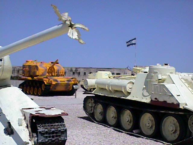 Which modern main battle tank has the longest range gun - lahapo